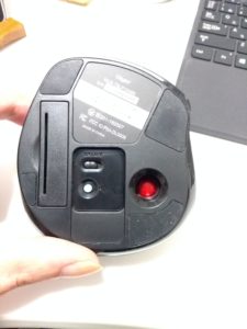 【Digio 2Q】絶妙なサイズ感。Bluetooth小型トラックボールのナカバヤシMUS-TBLF134BKを購入、Surface Goで1 ...